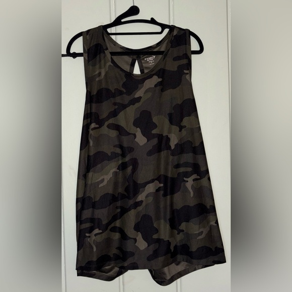 Old Navy | Tops | Old Navy Active Tie Back Breathable Tank Size Xl ...